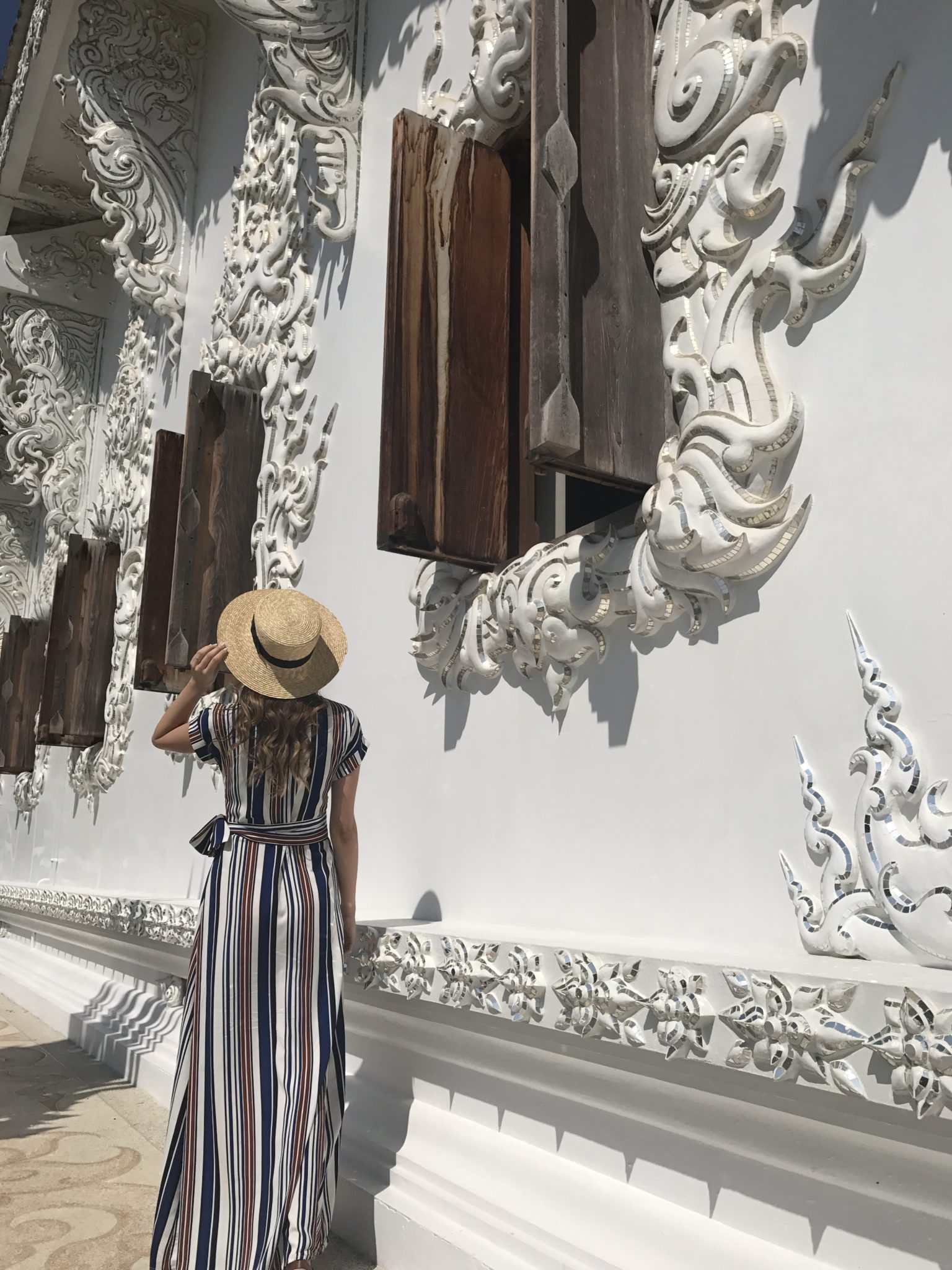 Day Trip to The White Temple - Planes, Trains and Champagne